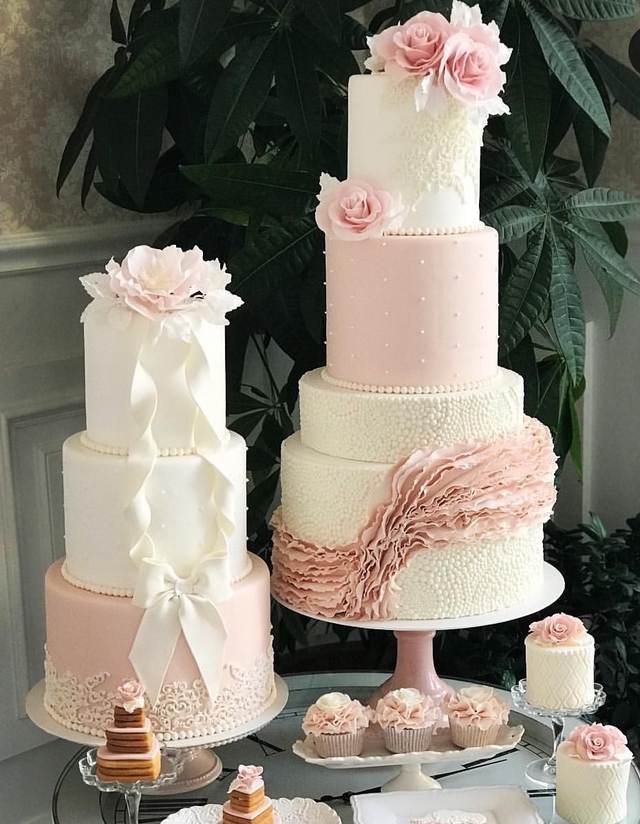 MONDELICE CAKES