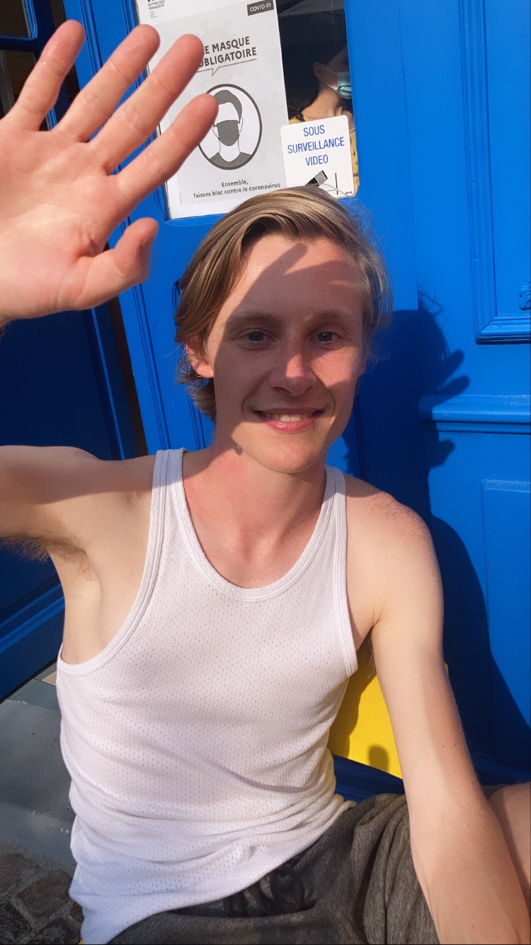 "VERTIGE À LA PLAGE" CLIP D'AGNES AOKKY