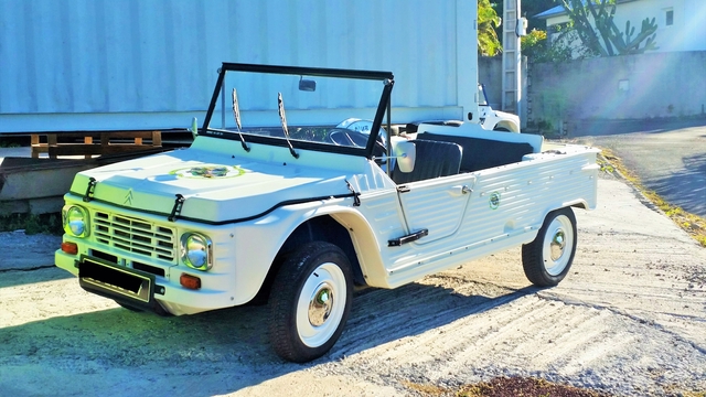 Promouvoir les méhari et 2CV à l'île de la Réunion
